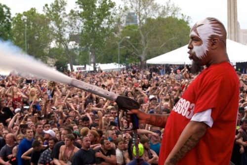 WHO DO I CATCH NOW? – Tech N9ne Steals The Show At Rockfest 2015